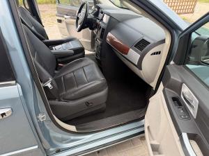 Zils Chrysler Grand Voyager 2009 Viļņa, ar dzinēja tilpumu 2.78 L un nobraukumu 300 tūkst. km par 2350 €, foto 22 vietnē AUTOMOTO.COM.LV