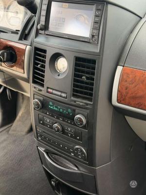 Zils Chrysler Grand Voyager 2009 Viļņa, ar dzinēja tilpumu 2.78 L un nobraukumu 300 tūkst. km par 2350 €, foto 23 vietnē AUTOMOTO.COM.LV