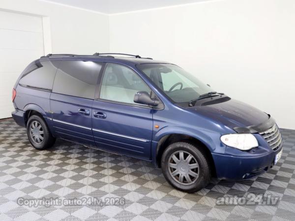 Zils Chrysler Grand Voyager 2005 Tallina, ar dzinēja tilpumu 2.80 L un nobraukumu 277 tūkst. km par 699 €, foto 1 vietnē AUTOMOTO.COM.LV