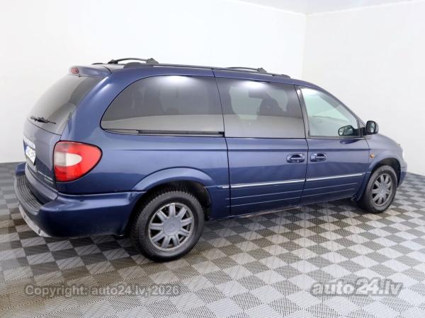 Zils Chrysler Grand Voyager 2005 Tallina, ar dzinēja tilpumu 2.80 L un nobraukumu 277 tūkst. km par 699 €, foto 3 vietnē AUTOMOTO.COM.LV
