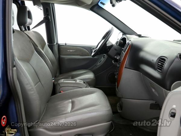 Zils Chrysler Grand Voyager 2005 Tallina, ar dzinēja tilpumu 2.80 L un nobraukumu 277 tūkst. km par 699 €, foto 6 vietnē AUTOMOTO.COM.LV