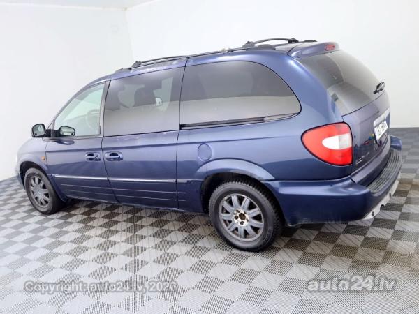 Blue Chrysler Grand Voyager 2005 in Tallinn, with an engine capacity of 2.80 L and mileage of 277 thousand km for 699 €, photo 4 on AUTOMOTO.COM.LV