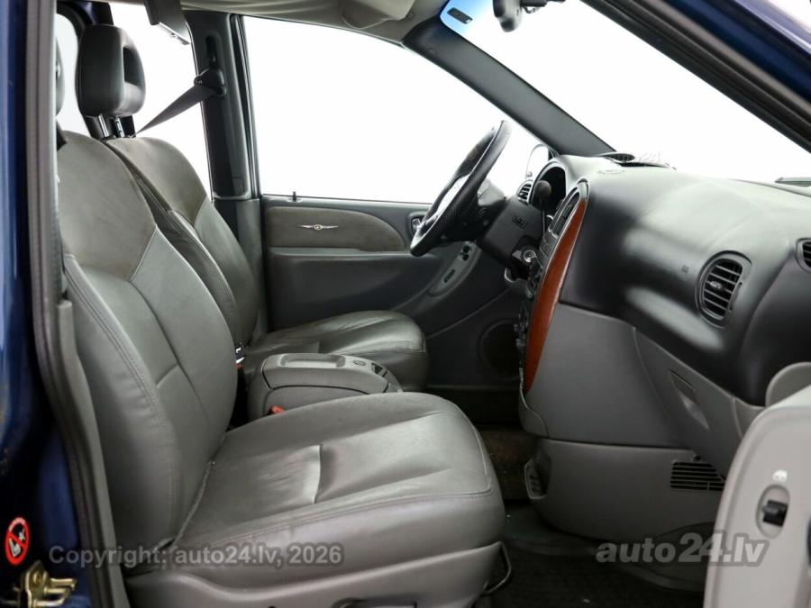 Zils Chrysler Grand Voyager 2005 Tallina, ar dzinēja tilpumu 2.80 L un nobraukumu 277 tūkst. km par 699 €, foto 6 vietnē AUTOMOTO.COM.LV