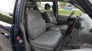 Zils Chrysler Grand Voyager 2005 Tallina, ar dzinēja tilpumu 2.80 L un nobraukumu 400 tūkst. km par 1499 €, foto 12 vietnē AUTOMOTO.COM.LV