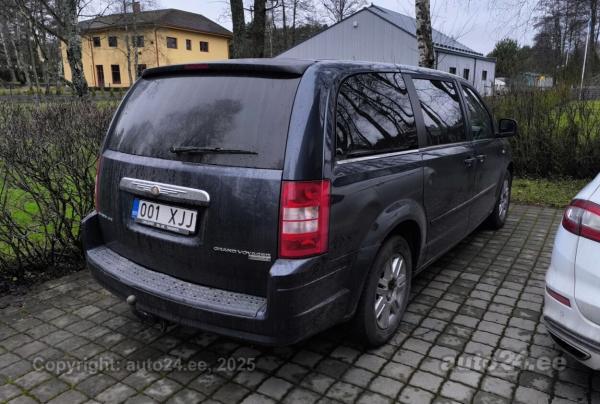 Zils Chrysler Grand Voyager 2008 Tallina, ar dzinēja tilpumu 3.80 L un nobraukumu 273 tūkst. km par 3790 €, foto 3 vietnē AUTOMOTO.COM.LV