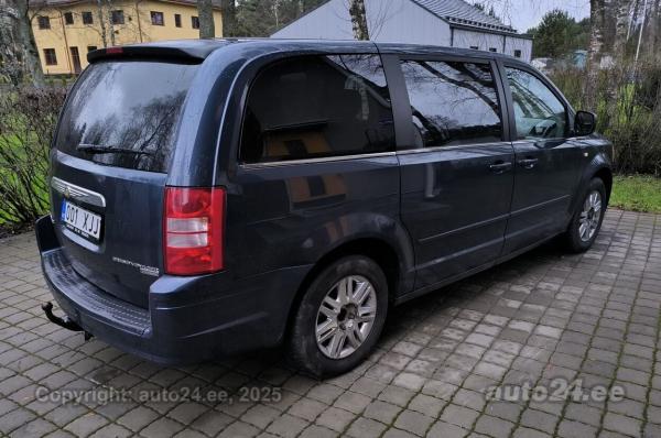 Zils Chrysler Grand Voyager 2008 Tallina, ar dzinēja tilpumu 3.80 L un nobraukumu 273 tūkst. km par 3790 €, foto 4 vietnē AUTOMOTO.COM.LV