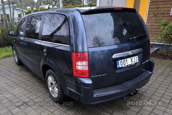 Zils Chrysler Grand Voyager 2008 Tallina, ar dzinēja tilpumu 3.80 L un nobraukumu 273 tūkst. km par 3790 €, foto 5 vietnē AUTOMOTO.COM.LV