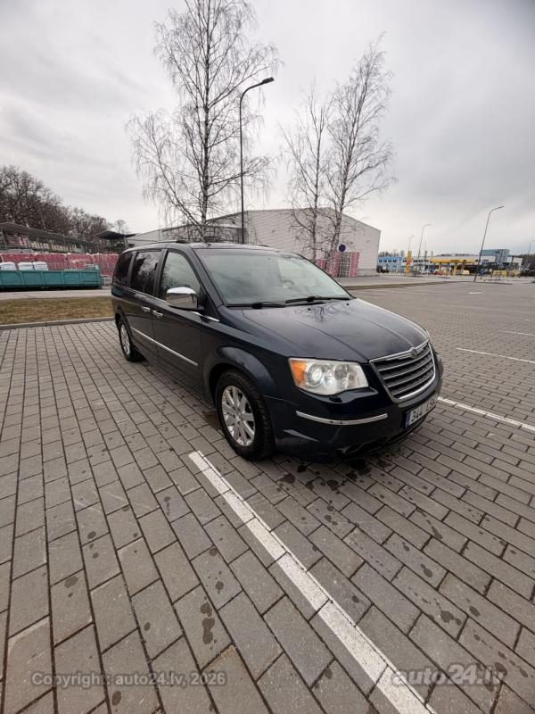 Blue Chrysler Grand Voyager 2008 in Haapsalu, with an engine capacity of 3.80 L and mileage of 253 thousand km for 4000 €, photo 1 on AUTOMOTO.COM.LV