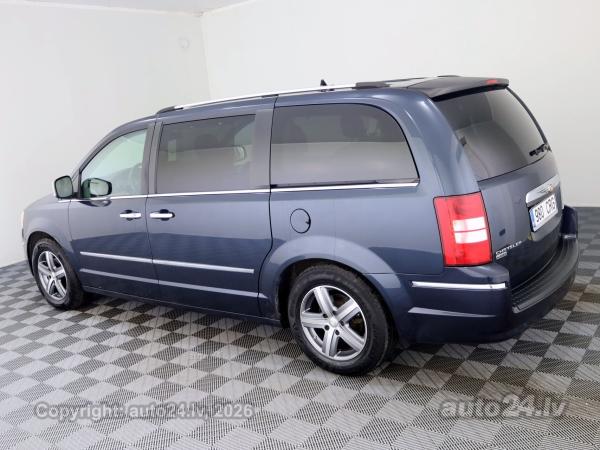 Zils Chrysler Grand Voyager 2008 Tallina, ar dzinēja tilpumu 2.80 L un nobraukumu 275 tūkst. km par 2299 €, foto 4 vietnē AUTOMOTO.COM.LV