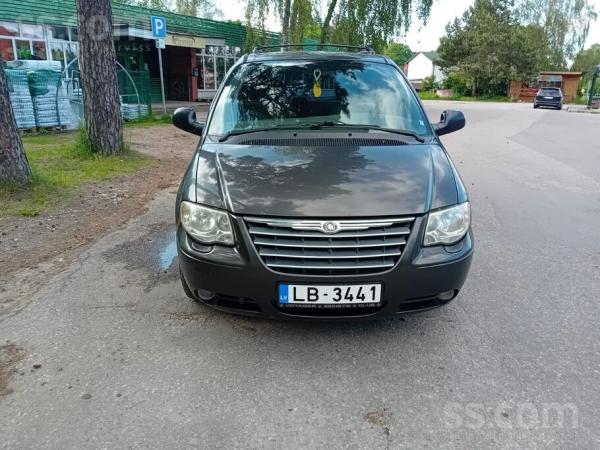 Brown Chrysler Grand Voyager 2005 in Riga, with an engine capacity of 3.30 L and mileage of 220 thousand km for 990 €, photo 3 on AUTOMOTO.COM.LV