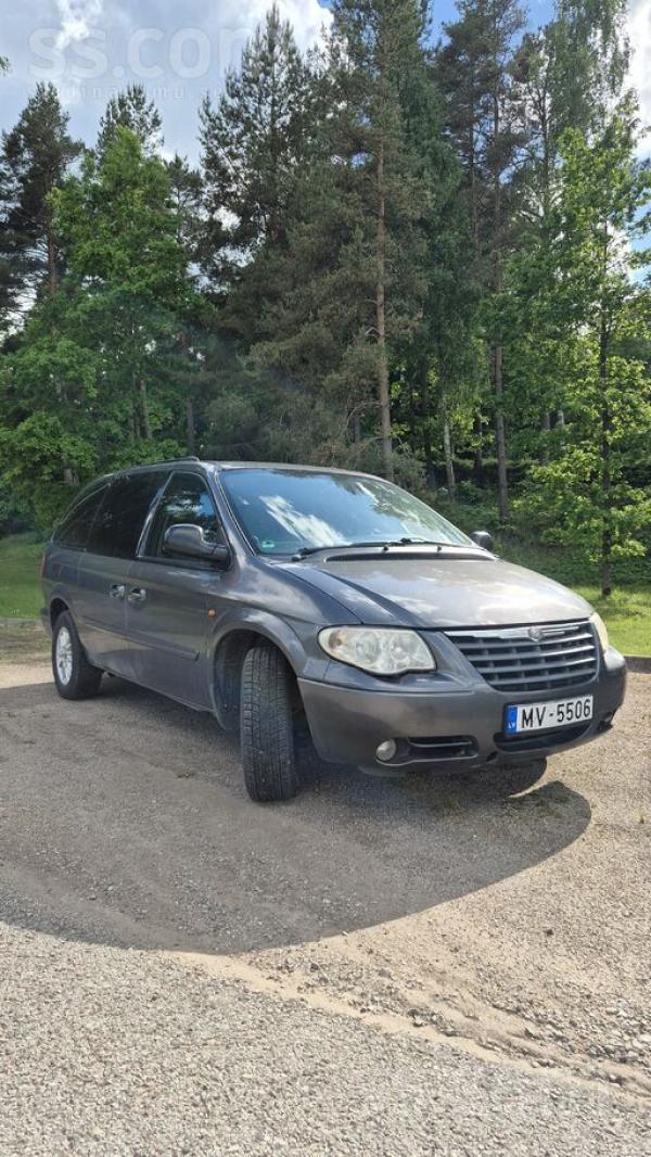 Brūns Chrysler Grand Voyager 2005 Talsi, ar dzinēja tilpumu 2.80 L un nobraukumu 277 tūkst. km par 1785 €, foto 2 vietnē AUTOMOTO.COM.LV