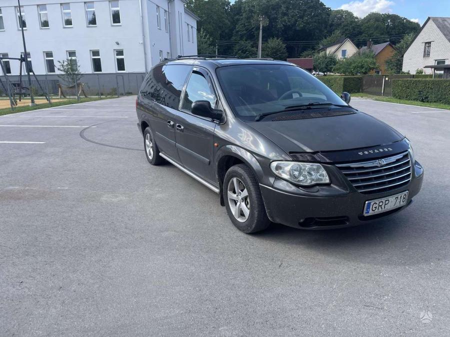 Brūns Chrysler Grand Voyager 2005 Radviliškis, ar dzinēja tilpumu 2.78 L un nobraukumu 223 tūkst. km par 2100 €, foto 3 vietnē AUTOMOTO.COM.LV