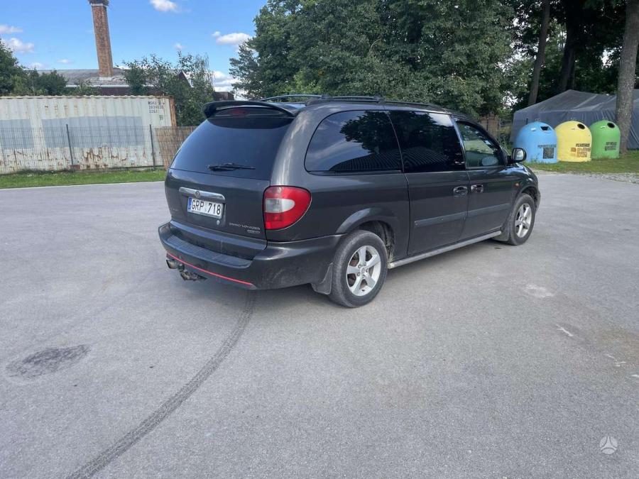 Brūns Chrysler Grand Voyager 2005 Radviliškis, ar dzinēja tilpumu 2.78 L un nobraukumu 223 tūkst. km par 2100 €, foto 5 vietnē AUTOMOTO.COM.LV