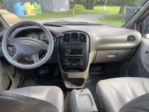 Brūns Chrysler Grand Voyager 2005 Radviliškis, ar dzinēja tilpumu 2.78 L un nobraukumu 223 tūkst. km par 2100 €, foto 8 vietnē AUTOMOTO.COM.LV