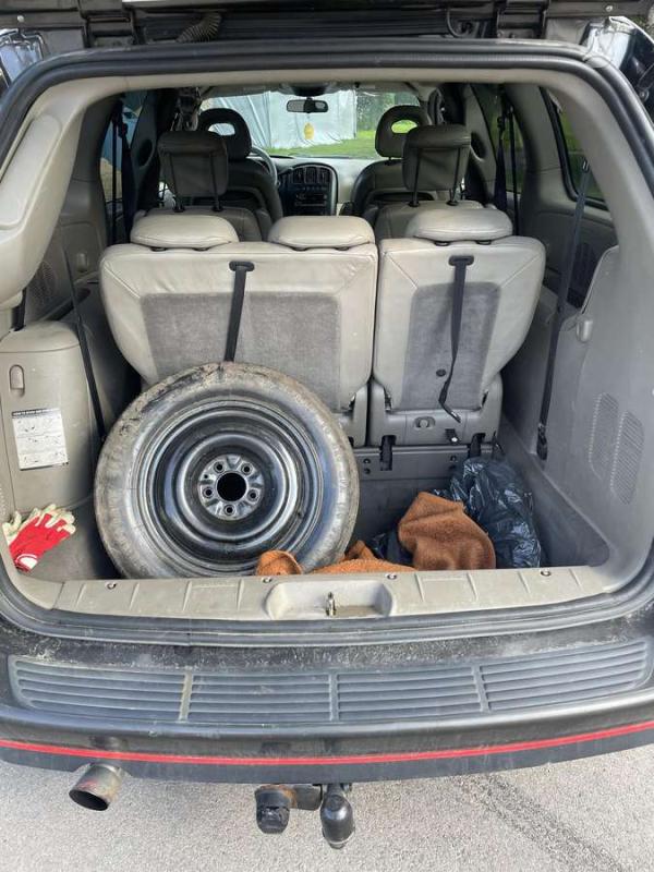Brūns Chrysler Grand Voyager 2005 Radviliškis, ar dzinēja tilpumu 2.78 L un nobraukumu 223 tūkst. km par 2100 €, foto 9 vietnē AUTOMOTO.COM.LV