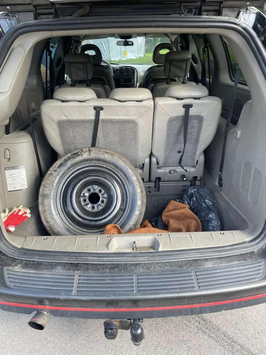 Brūns Chrysler Grand Voyager 2005 Radviliškis, ar dzinēja tilpumu 2.78 L un nobraukumu 223 tūkst. km par 2100 €, foto 10 vietnē AUTOMOTO.COM.LV