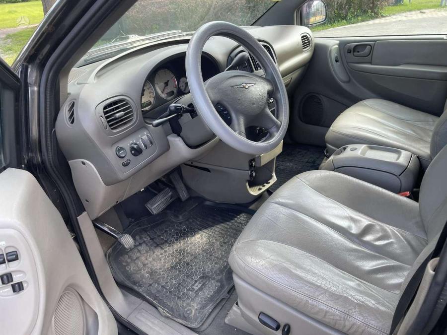 Brūns Chrysler Grand Voyager 2005 Radviliškis, ar dzinēja tilpumu 2.78 L un nobraukumu 223 tūkst. km par 2100 €, foto 14 vietnē AUTOMOTO.COM.LV