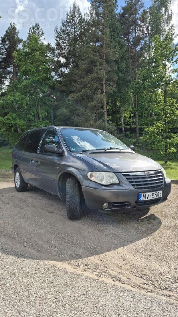 Brown Chrysler Grand Voyager 2005 in Talsi, with an engine capacity of 2.80 L and mileage of 277 thousand km for 1200 €, photo 1 on AUTOMOTO.COM.LV