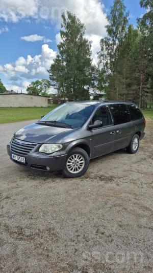 Brown Chrysler Grand Voyager 2005 in Talsi, with an engine capacity of 2.80 L and mileage of 277 thousand km for 1200 €, photo 3 on AUTOMOTO.COM.LV