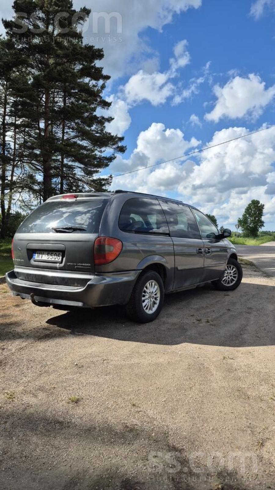 Brown Chrysler Grand Voyager 2005 in Talsi, with an engine capacity of 2.80 L and mileage of 277 thousand km for 1200 €, photo 5 on AUTOMOTO.COM.LV