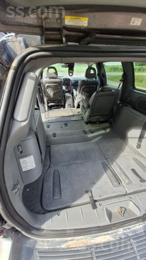 Brown Chrysler Grand Voyager 2005 in Talsi, with an engine capacity of 2.80 L and mileage of 277 thousand km for 1200 €, photo 9 on AUTOMOTO.COM.LV