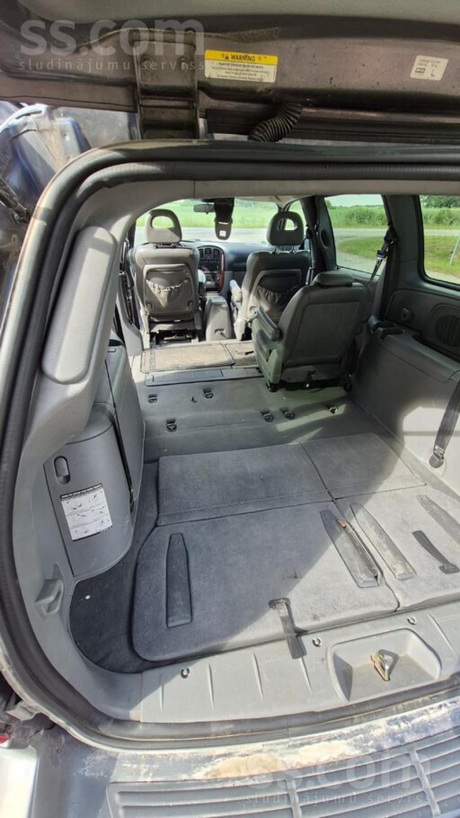 Brown Chrysler Grand Voyager 2005 in Talsi, with an engine capacity of 2.80 L and mileage of 277 thousand km for 1200 €, photo 9 on AUTOMOTO.COM.LV