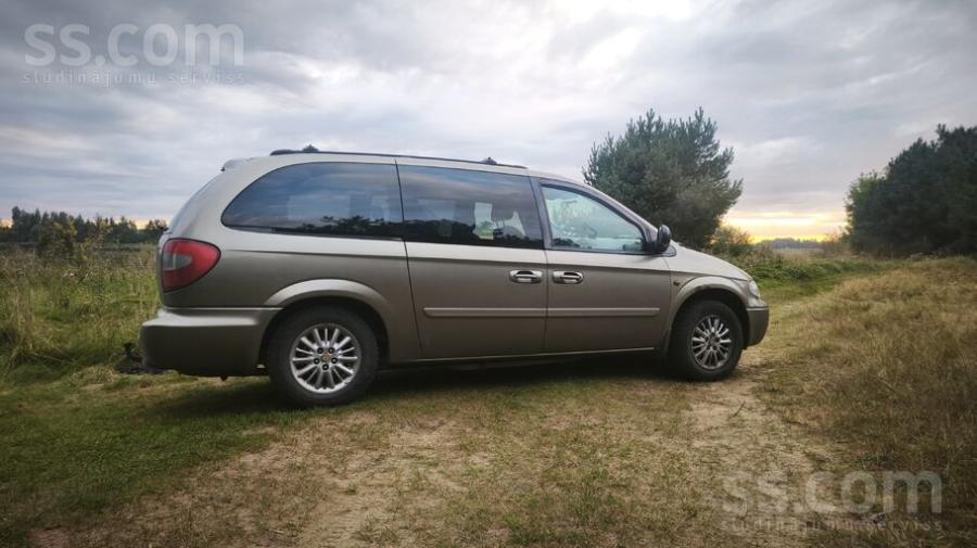 Brūns Chrysler Grand Voyager 2005 Rīga, ar dzinēja tilpumu 3.30 L un nobraukumu 429 tūkst. km par 2500 €, foto 3 vietnē AUTOMOTO.COM.LV