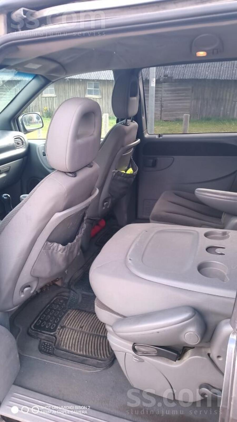 Brūns Chrysler Grand Voyager 2005 Cēsis, ar dzinēja tilpumu 2.50 L un nobraukumu 444 tūkst. km par 990 €, foto 12 vietnē AUTOMOTO.COM.LV