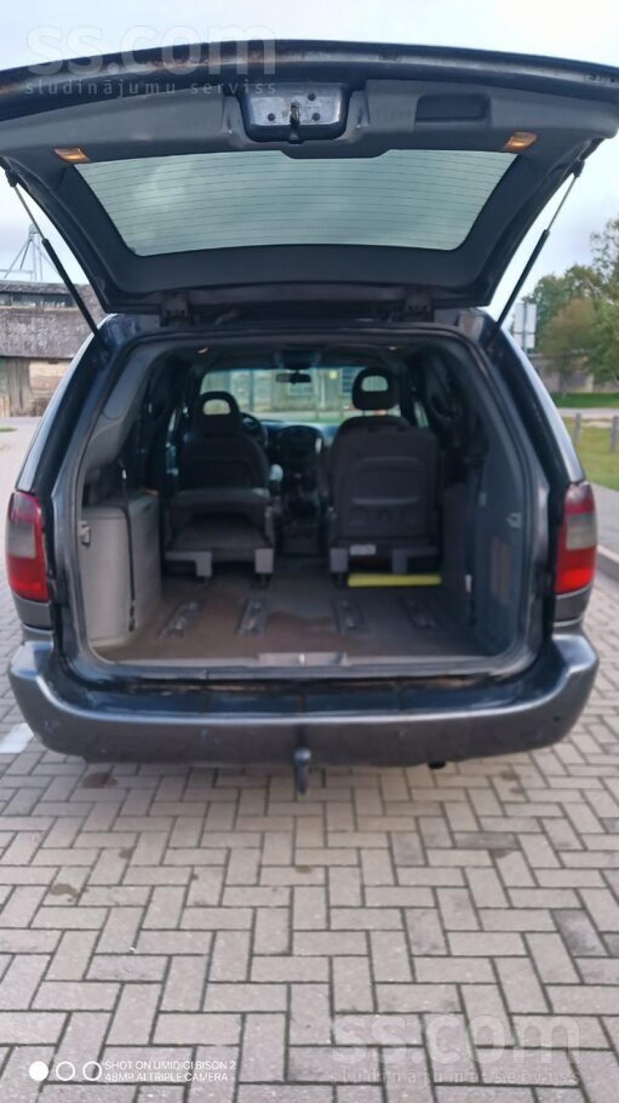 Brūns Chrysler Grand Voyager 2005 Cēsis, ar dzinēja tilpumu 2.50 L un nobraukumu 444 tūkst. km par 990 €, foto 13 vietnē AUTOMOTO.COM.LV