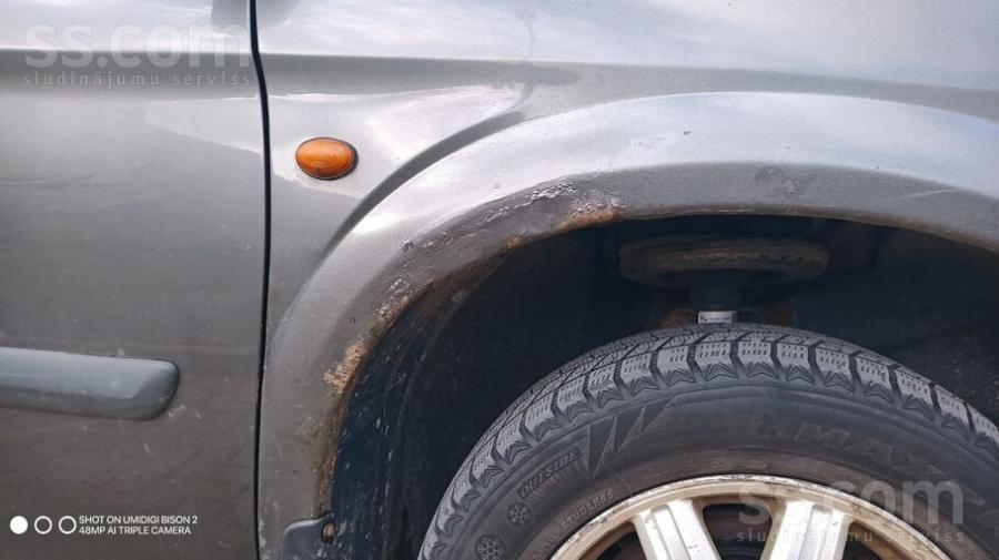 Brūns Chrysler Grand Voyager 2005 Cēsis, ar dzinēja tilpumu 2.50 L un nobraukumu 444 tūkst. km par 990 €, foto 14 vietnē AUTOMOTO.COM.LV