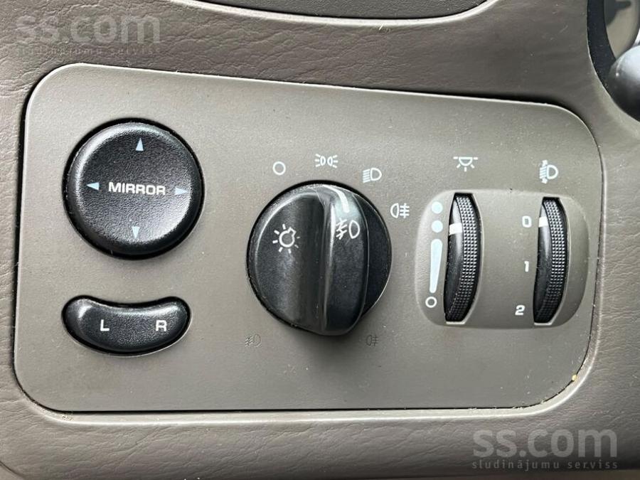 Brūns Chrysler Grand Voyager 2005 Rīga, ar dzinēja tilpumu 3.30 L un nobraukumu 0 tūkst. km par 3199 €, foto 15 vietnē AUTOMOTO.COM.LV