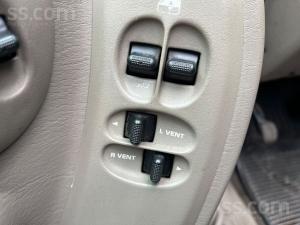 Brūns Chrysler Grand Voyager 2005 Rīga, ar dzinēja tilpumu 3.30 L un nobraukumu 0 tūkst. km par 3199 €, foto 16 vietnē AUTOMOTO.COM.LV