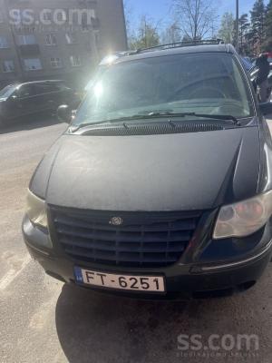 Brown Chrysler Grand Voyager 2006 in Daugavpils, with an engine capacity of 2.80 L and mileage of 350 thousand km for 500 €, photo  on AUTOMOTO.COM.LV