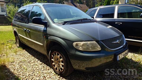 Zaļš Chrysler Grand Voyager 2002 Rīga, ar dzinēja tilpumu 2.40 L un nobraukumu 220 tūkst. km par 400 €, foto 1 vietnē AUTOMOTO.COM.LV