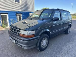 Zaļš Chrysler Grand Voyager 1993 Tauragė, ar dzinēja tilpumu 3.30 L un nobraukumu 180 tūkst. km par 1750 €, foto 9 vietnē AUTOMOTO.COM.LV