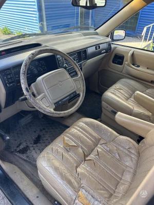 Zaļš Chrysler Grand Voyager 1993 Tauragė, ar dzinēja tilpumu 3.30 L un nobraukumu 180 tūkst. km par 1750 €, foto 10 vietnē AUTOMOTO.COM.LV