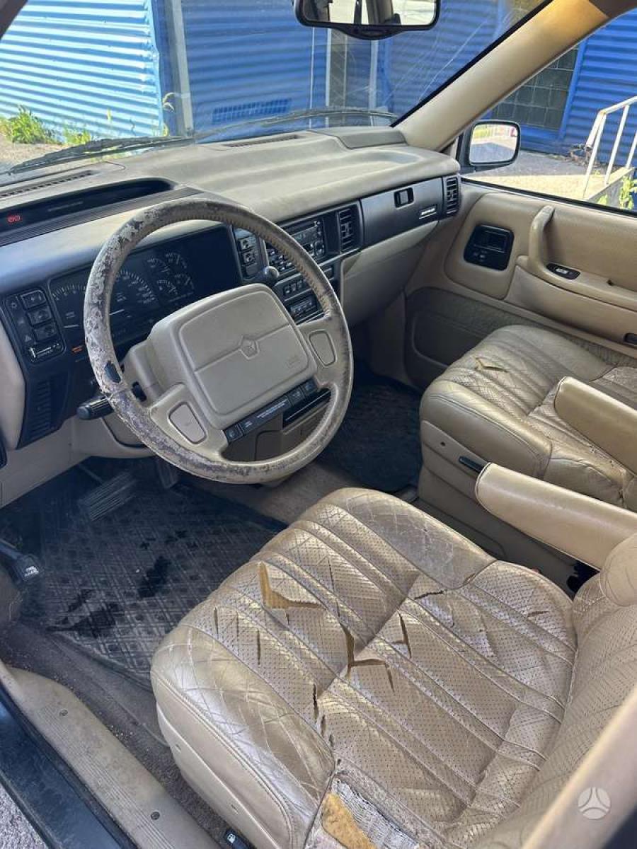 Zaļš Chrysler Grand Voyager 1993 Tauragė, ar dzinēja tilpumu 3.30 L un nobraukumu 180 tūkst. km par 1750 €, foto 10 vietnē AUTOMOTO.COM.LV
