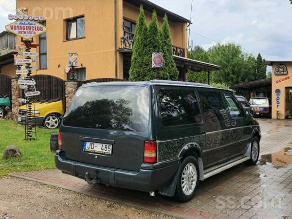 Зеленый Крайслер Гранд Вояджер 1994 в Огре, объемом двигателя 3.30 л и пробегом 370 тыс. км за 3000 €, фото 4 на AUTOMOTO.COM.LV