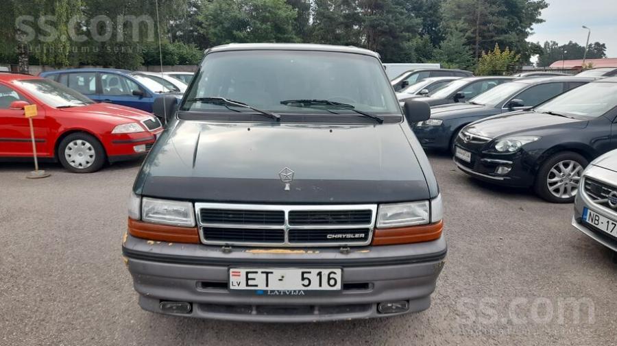 Zaļš Chrysler Grand Voyager 1994 Rīga, ar dzinēja tilpumu 3.30 L un nobraukumu 313 tūkst. km par 1000 €, foto 1 vietnē AUTOMOTO.COM.LV