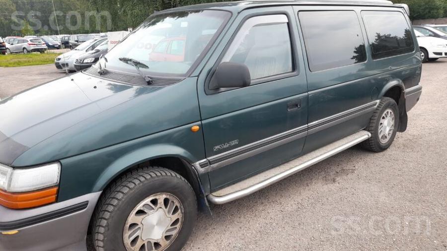 Zaļš Chrysler Grand Voyager 1994 Rīga, ar dzinēja tilpumu 3.30 L un nobraukumu 313 tūkst. km par 1000 €, foto 6 vietnē AUTOMOTO.COM.LV