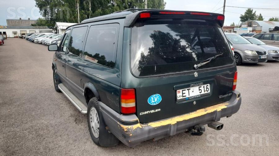 Zaļš Chrysler Grand Voyager 1994 Rīga, ar dzinēja tilpumu 3.30 L un nobraukumu 313 tūkst. km par 1000 €, foto 7 vietnē AUTOMOTO.COM.LV