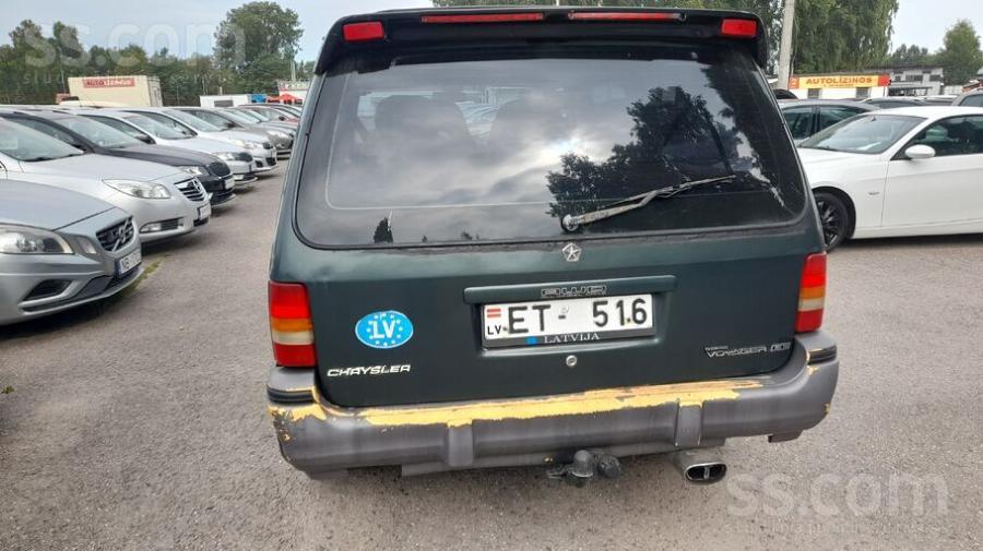Zaļš Chrysler Grand Voyager 1994 Rīga, ar dzinēja tilpumu 3.30 L un nobraukumu 313 tūkst. km par 1000 €, foto 9 vietnē AUTOMOTO.COM.LV
