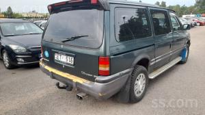 Zaļš Chrysler Grand Voyager 1994 Rīga, ar dzinēja tilpumu 3.30 L un nobraukumu 313 tūkst. km par 1000 €, foto 11 vietnē AUTOMOTO.COM.LV
