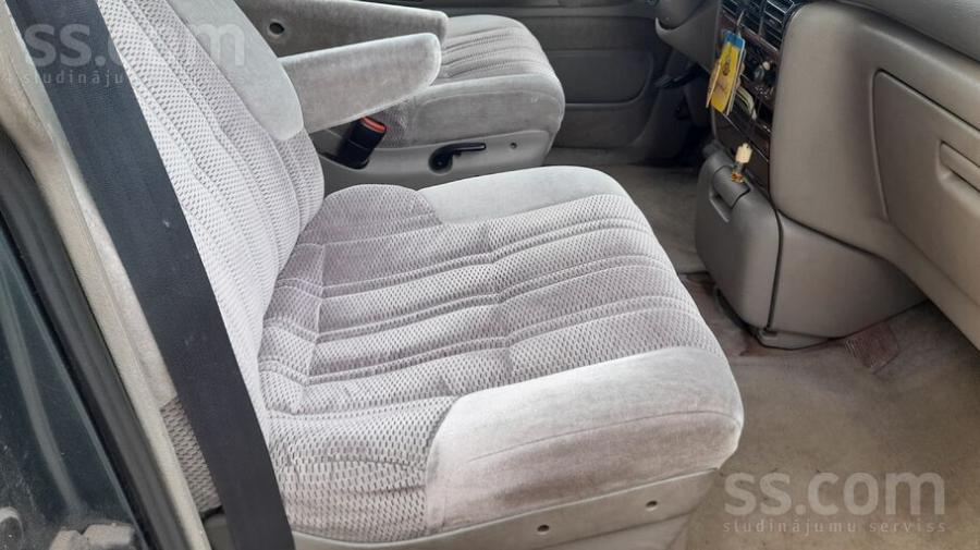Zaļš Chrysler Grand Voyager 1994 Rīga, ar dzinēja tilpumu 3.30 L un nobraukumu 313 tūkst. km par 1000 €, foto 13 vietnē AUTOMOTO.COM.LV