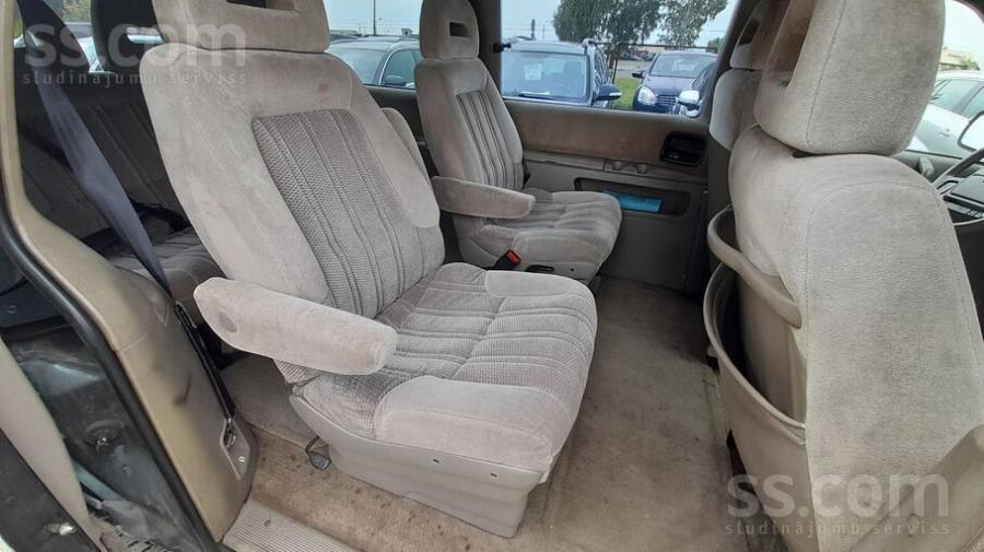 Zaļš Chrysler Grand Voyager 1994 Rīga, ar dzinēja tilpumu 3.30 L un nobraukumu 313 tūkst. km par 1000 €, foto 17 vietnē AUTOMOTO.COM.LV