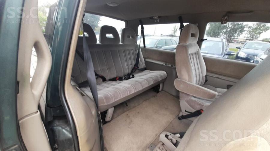 Zaļš Chrysler Grand Voyager 1994 Rīga, ar dzinēja tilpumu 3.30 L un nobraukumu 313 tūkst. km par 1000 €, foto 18 vietnē AUTOMOTO.COM.LV