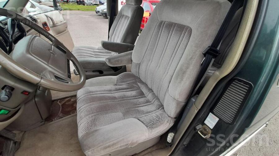 Zaļš Chrysler Grand Voyager 1994 Rīga, ar dzinēja tilpumu 3.30 L un nobraukumu 313 tūkst. km par 1000 €, foto 23 vietnē AUTOMOTO.COM.LV