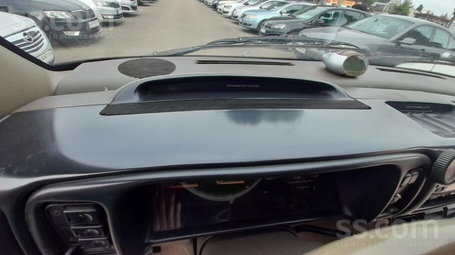 Zaļš Chrysler Grand Voyager 1994 Rīga, ar dzinēja tilpumu 3.30 L un nobraukumu 313 tūkst. km par 1000 €, foto 25 vietnē AUTOMOTO.COM.LV