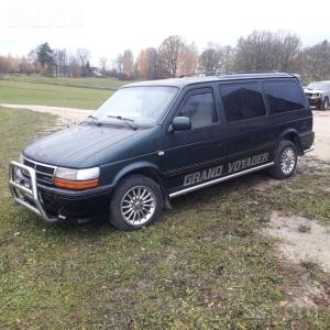 Zaļš Chrysler Grand Voyager 1995 Valka, ar dzinēja tilpumu 3.30 L un nobraukumu 345 tūkst. km par 5000 €, foto  vietnē AUTOMOTO.COM.LV