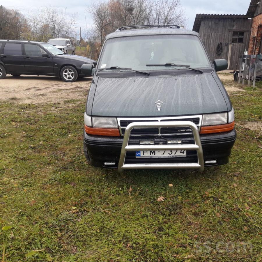 Zaļš Chrysler Grand Voyager 1995 Valka, ar dzinēja tilpumu 3.30 L un nobraukumu 345 tūkst. km par 5000 €, foto 4 vietnē AUTOMOTO.COM.LV
